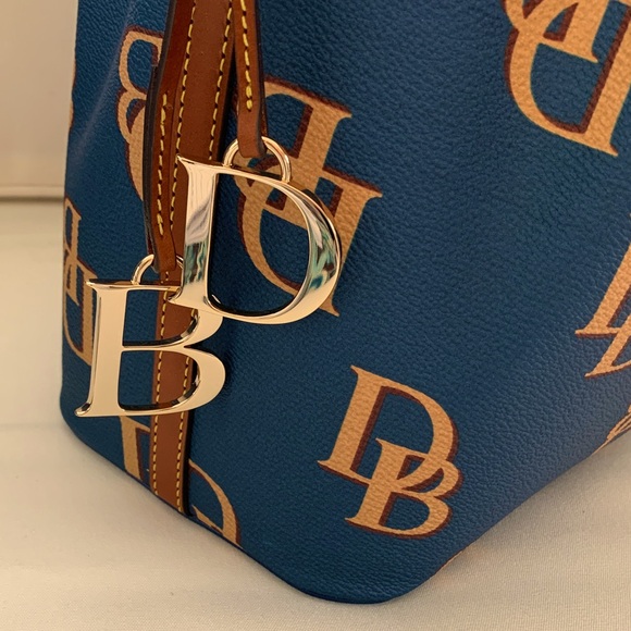 Dooney & Bourke | Bags | Nwt Dooney And Bourke Brenna Handbag With ...